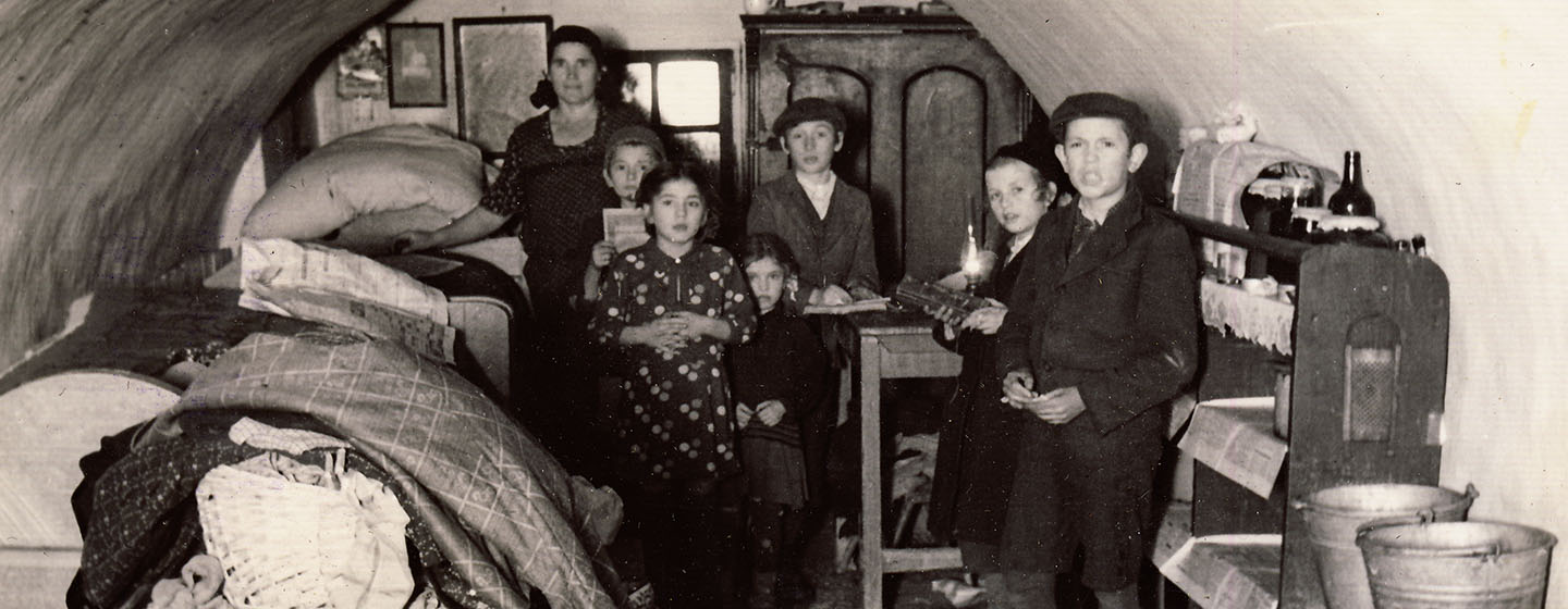 Defying the Nazis: The Sharps' War